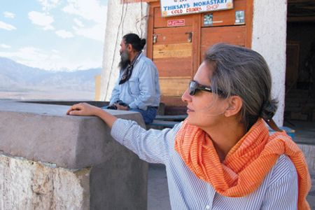 Homemade Hotels - Open The Magazine